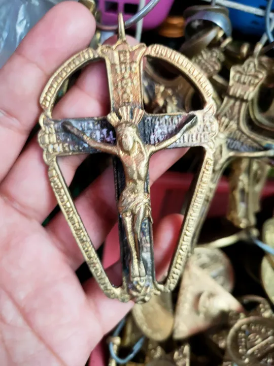 Sto Kristo Nakadipa sa Krus gawa sa tanso | Lazada PH