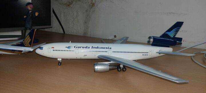 garuda indonesia dc-10 1/200 | Lazada Indonesia