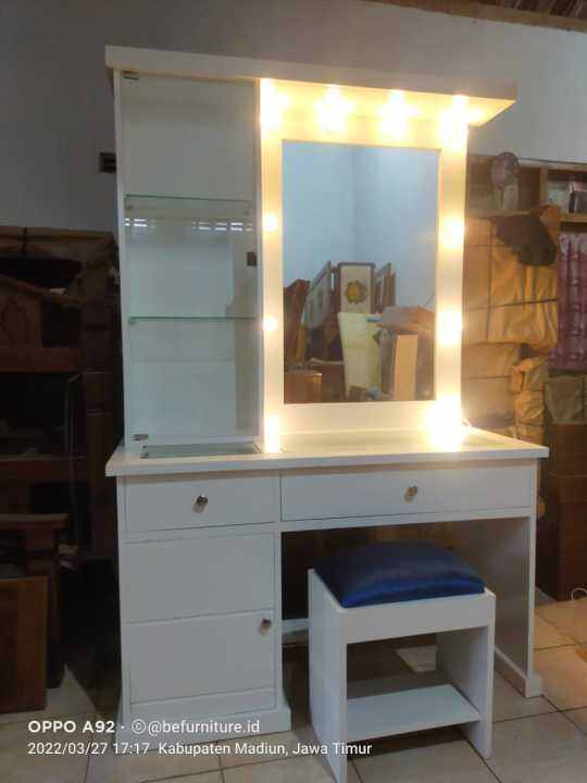 meja rias minimalis kayu variasi lampu LED / tolet / tempat penyimpanan ...
