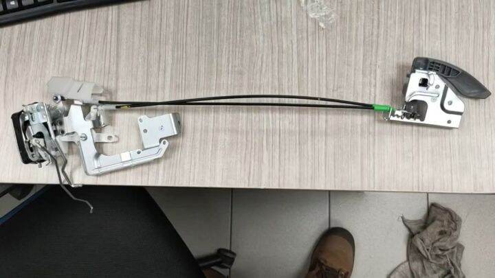 J08S06 DOOR LOCK CABLE (HANDLE) FUSO FE71 FE83 FE85 LORRY TRUCK ...