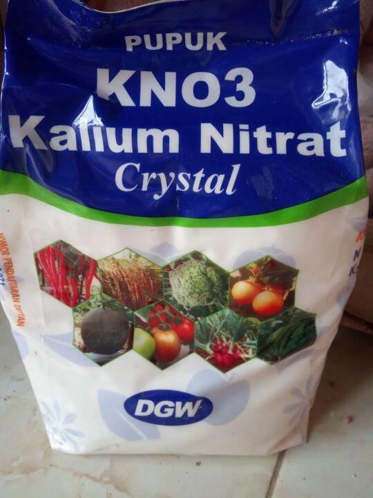 pupuk KNO3 DGW/Pak Tani Kalium NItrat Crystal kemasan 1kg | Lazada ...