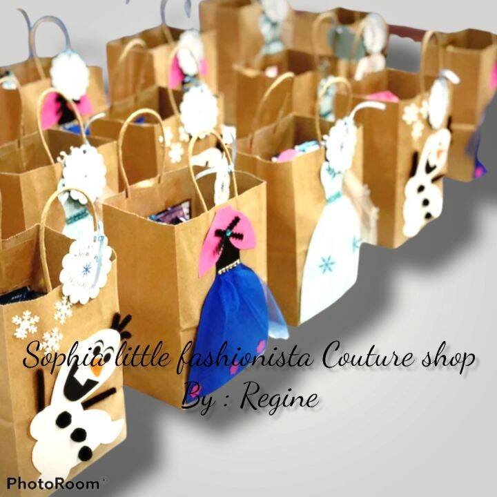 frozen loot bags or paper bags. Frozen Party Favor Bags / Queen Elsa ...