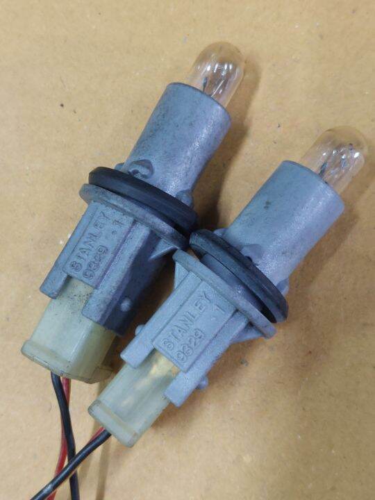 ขั่วไฟ HONDA 9329 พร้อมหลอด พร้อมปลั๊ก ( มือ2ยี่ปุ่นแท้) | Lazada.co.th