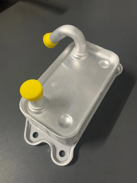 GF35 Engine Oil Cooler For Volvo C70 S60 S70 S80 V70 MK2 XC70 XC90 2.0 ...