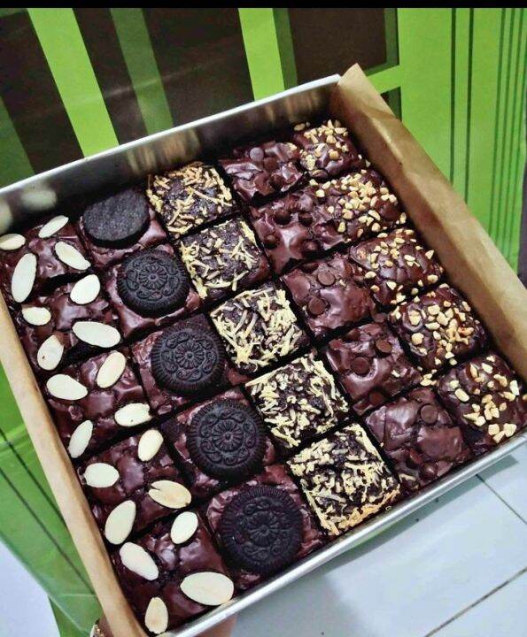 Fudgy Brownies Panggang 20x20 sekat 25 | Lazada Indonesia