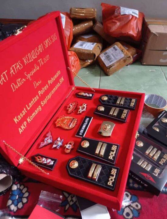 Pangkat iptu satu set box exlusive,desain box kayu buludru request ...