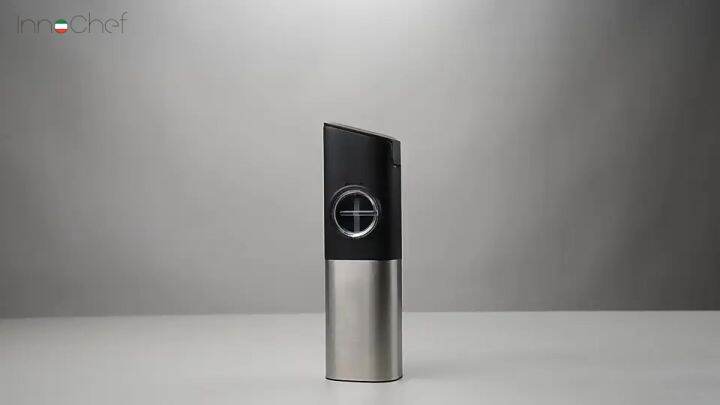 เครื่องบดพริกไทย iGlinder จาก InnoChef ใช้งานง่ายแค่พลิกเครื่องลง ...