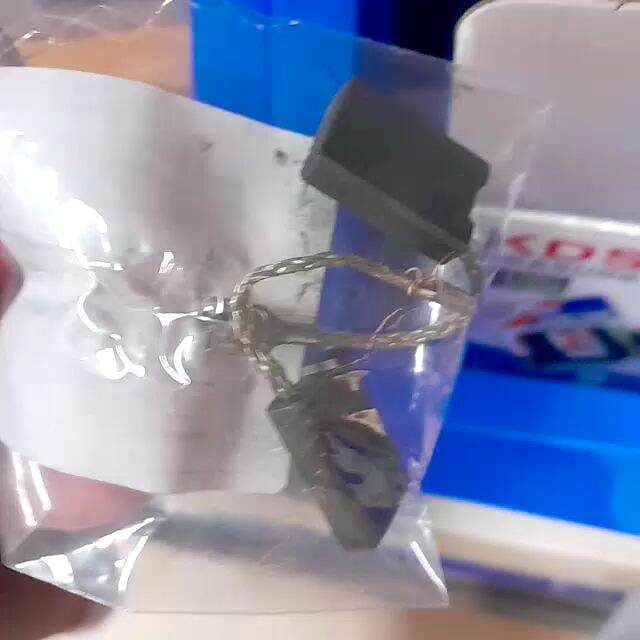 แปรงถ่าน BOSCH อะไหล่แท้ 1619P07571 / 1619P02870 | Lazada.co.th