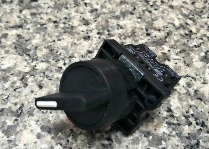 Selector Switch 2p ,3p 22mm. 10a 1no EB2-BE101สวิทซ์ลูกศร22มิล ปิด-เปิด ...