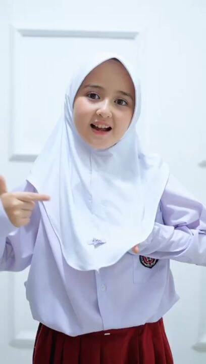 Hijab Bergo Hamidah Jersey Alika Jilbab Sekolah Pinguin Anak Kerudung Geblus Anak By ...