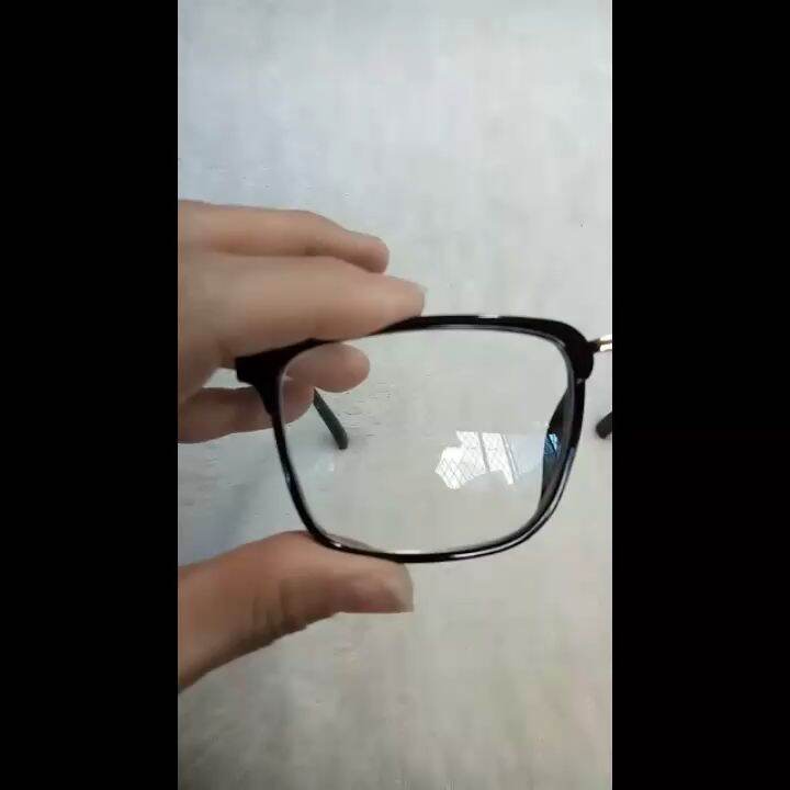 Kacamata Baca Dan Jalan (BIFOKAL) Lensa Atas Normal Dan Lensa Bawah ...