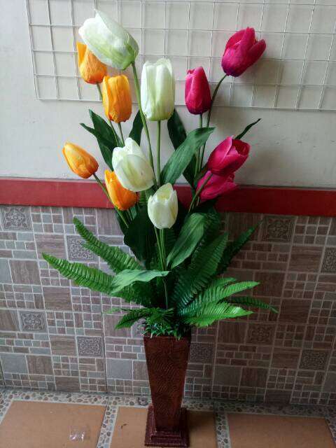 bunga pojok ruangan tulip jumbo berikut vas kayu | Lazada Indonesia