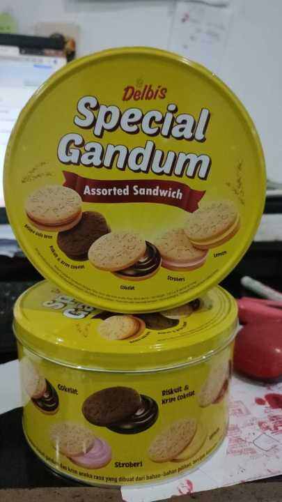 Biskuit assorted sandwich spesial gandum delbis kaleng // kue lebaran ...