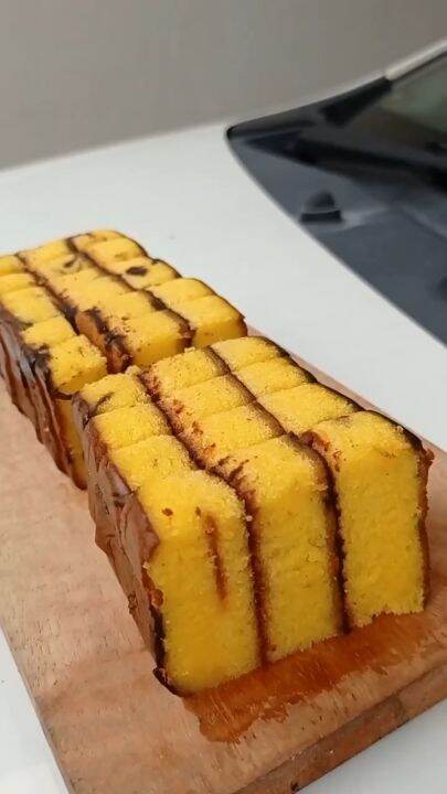 Kue Bolu Lapis Surabaya/Spikoe/Spiku Original Batik Asli dengan Resep ...