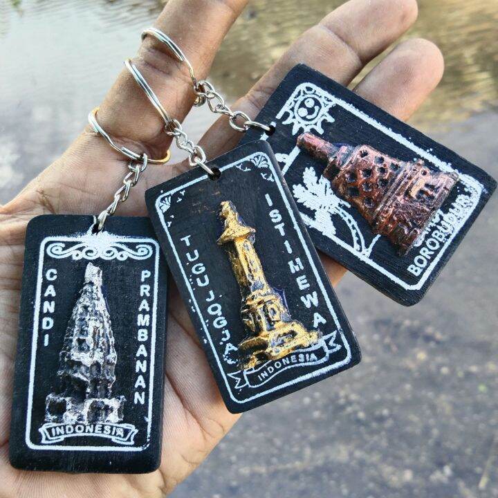 Paket 3 pcs gantungan kunci kayu candi khas Jogja Souvenir Malioboro ...