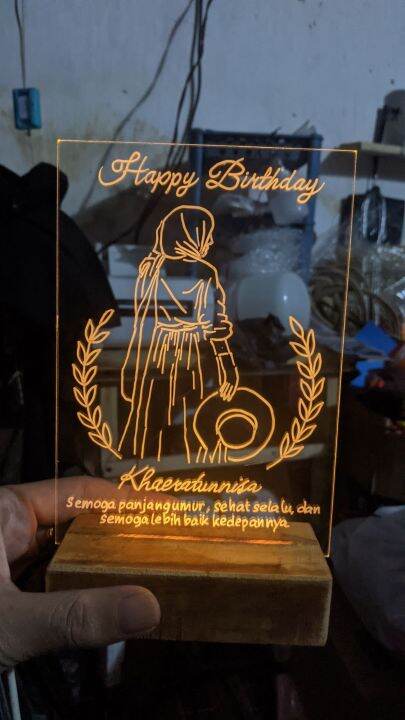 kado ulang tahun wisuda akrilik lettering a6 bebas custom foto dan teks ...