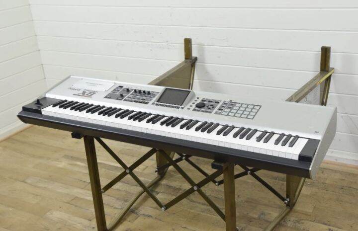 Roland Fantom X8 88-Key Workstation Keyboard (church owned) CGOOHLC ...