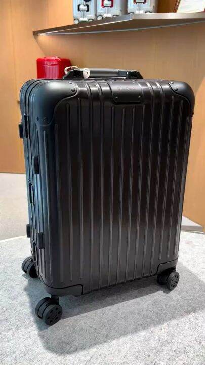 Rimowa luggage supports cash on delivery inspection, boarding cabin ...