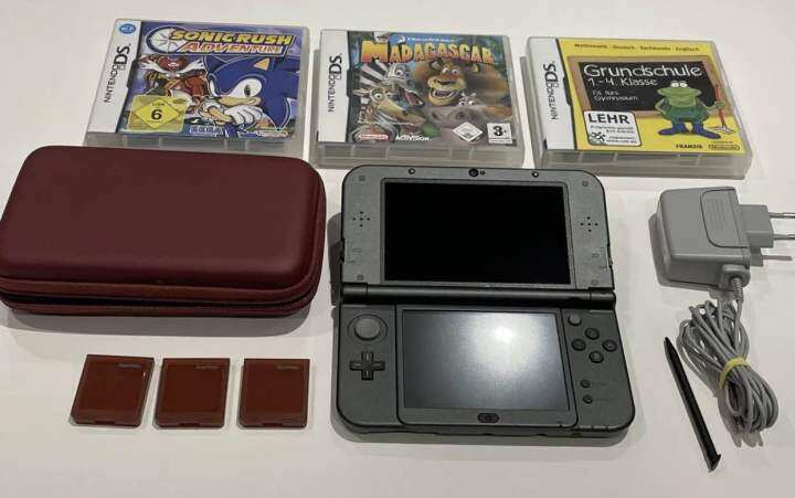 New Nintendo 3DS XL Game Console - Metallic Black with 3 Games Mint ...