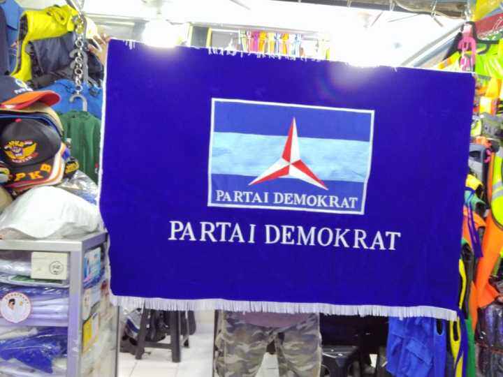 BENDERA PARTAI DEMOKRAT BENDERA PATAKA PARTAI DEMOKRAT BENDERA DALAM ...