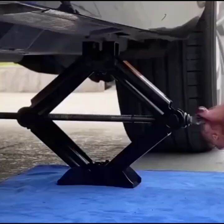 1.5T-3T Auto Labor Saving Jack Small Car Tire Jack SUV Car Tool Set ...