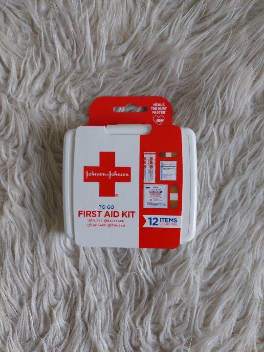 Johnson & Johnson To Go First Aid Kit | Lazada PH