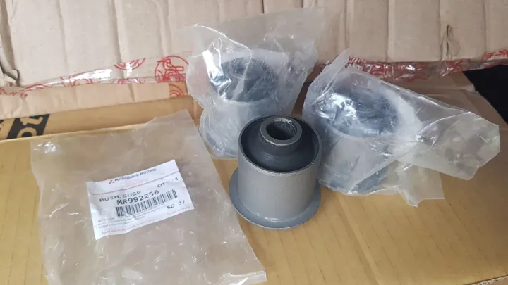 Suspension Bushing Front Lower - MR992256 Mitsubishi Montero[2008-2020 ...