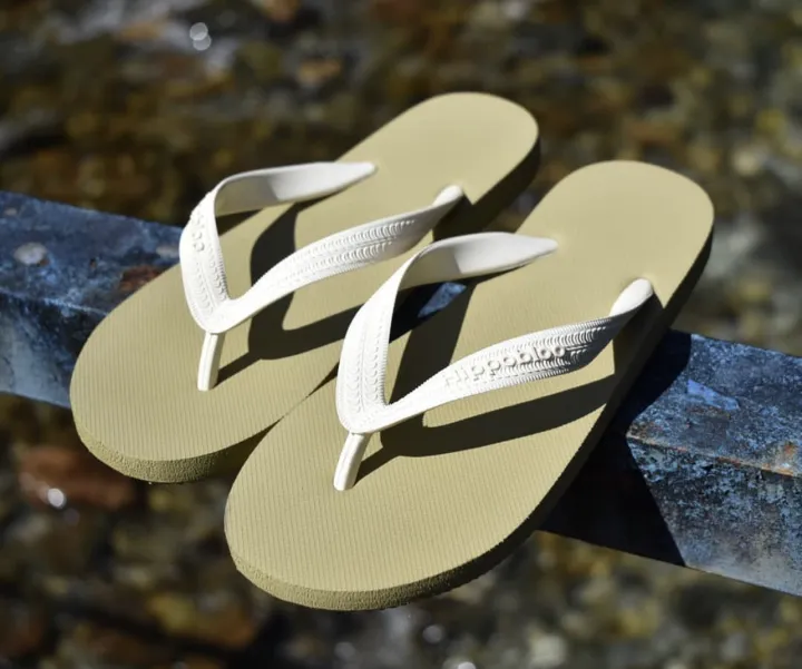 รองเท้าแตะหูหนีบHippobloo ผลิตจากยางแท้ธรรมชาติ100%สีน้ำผึ้งประการัง หูขาววนิลา | Lazada.co.th