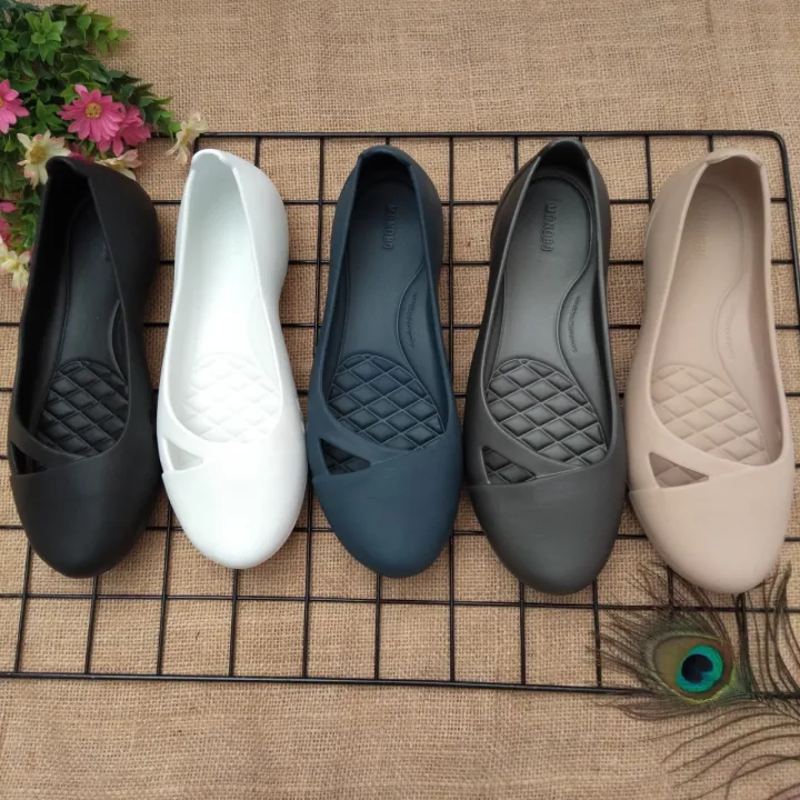 Sepatu Jelly Wanita Ringan Nyaman Dipakai Ori Thailand - Monobo Winter ...