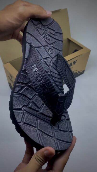 Triglav - Sandal Jepit Gunung Hitam Polos | Lazada Indonesia