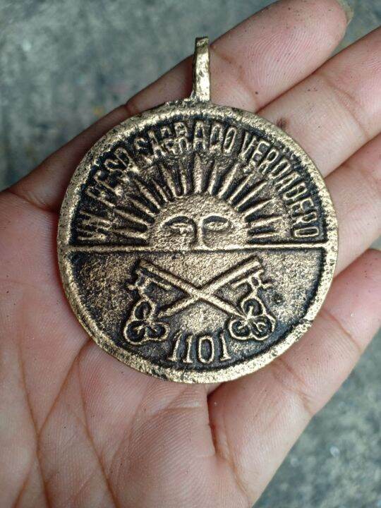 medalyong peso sagrado verdadero/swerte sa negosyo at trabaho | Lazada PH