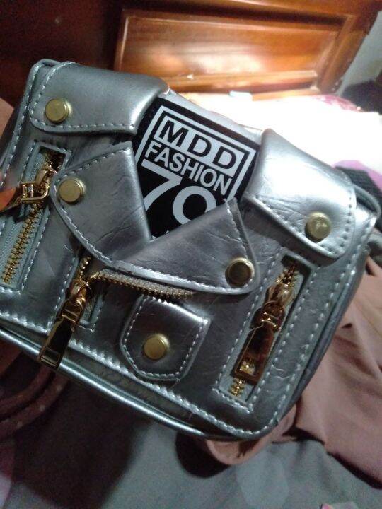 tas model jas sangat cocok dipakai ke mana mana untuk refresing ...