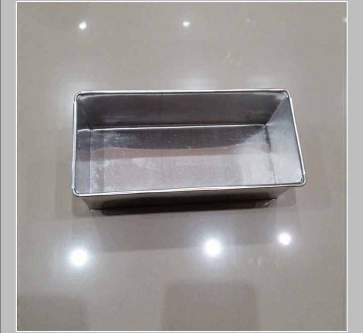 Loyang Roti Tawar/Loyang Brownies 17.5cm x 8cm x tinggi 6.5cm | Lazada ...