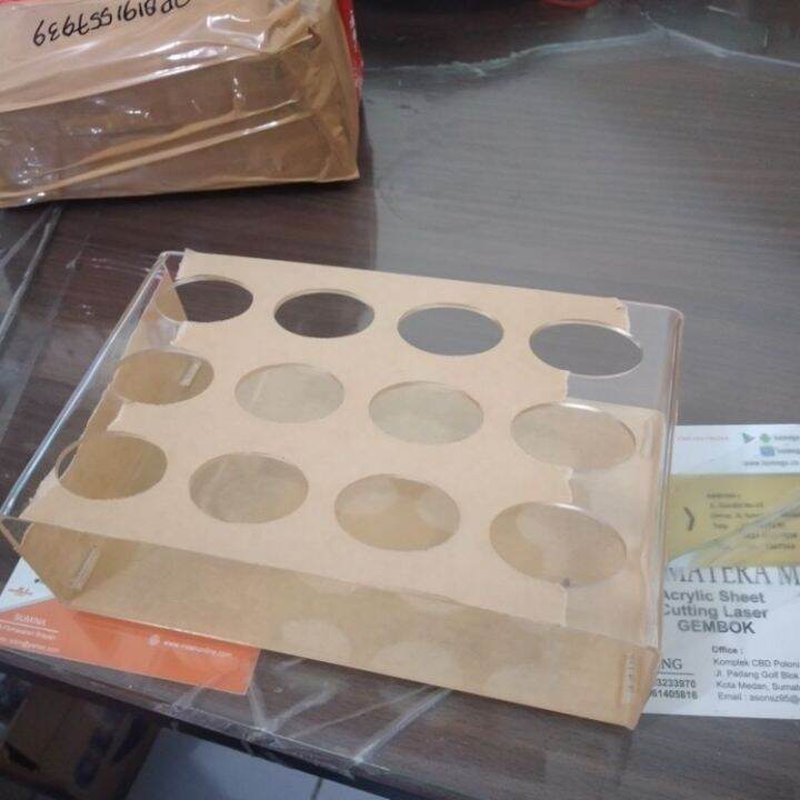 Rak Parfum IM Oval Akrilik Parfum Pajangan Parfum Display Parfum ...