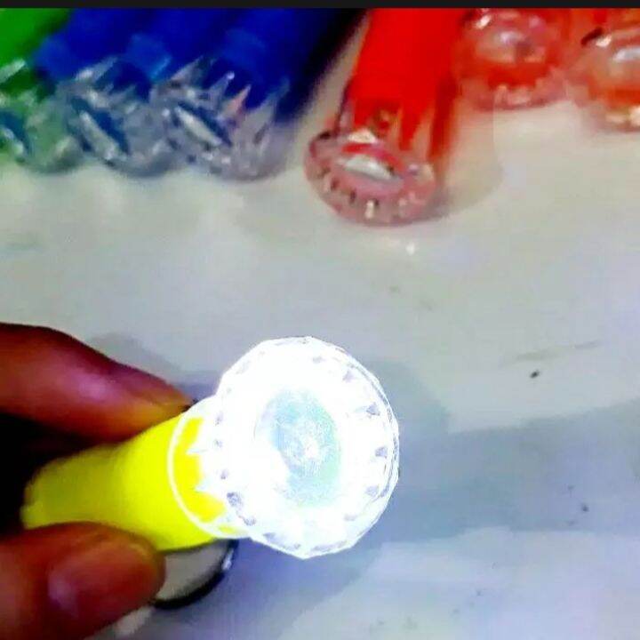 senter kecil nyala sudah berikut batrei isi 1Lusin berbagai varian ...