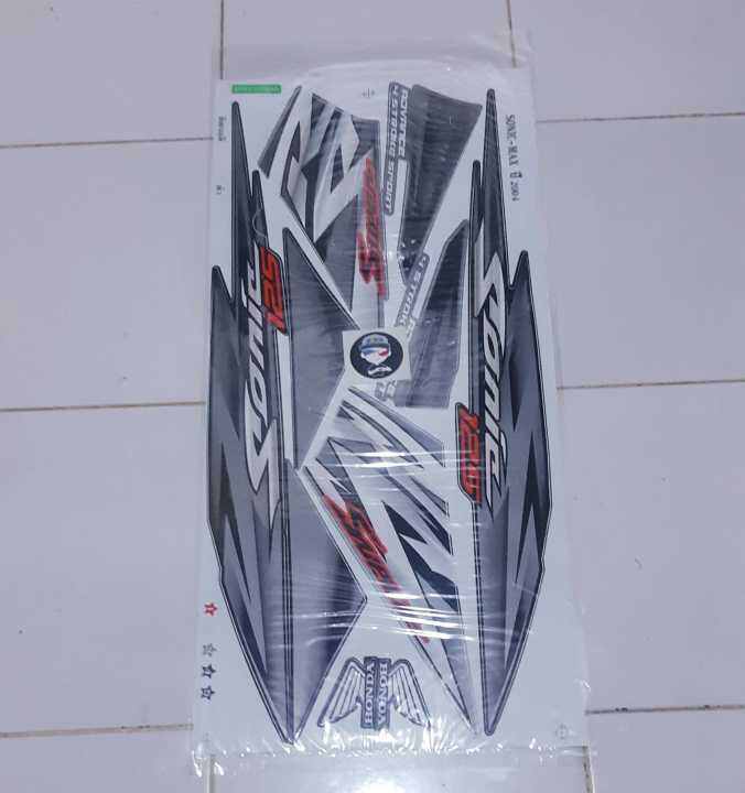Stiker honda sonic 125 new Warna: hitam/silver/merah/biru Bahan kodak ...