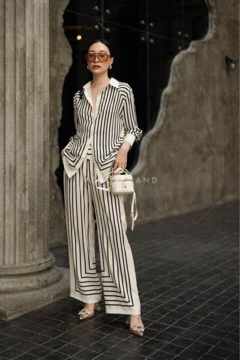 ป้าย Vshop Set เสื้อแขนยาวลายเขาวงกต กระดุมหน้า แมทซ์กับกางเกงขายาวทรง ...