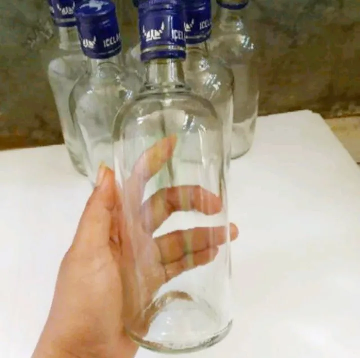 Botol polos botol kaca botol bulat botol bekas Iceland Vodka plus tutup ...