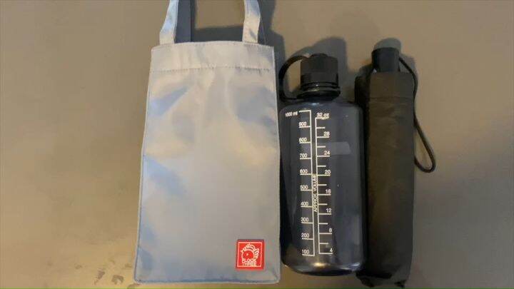 FLOCK THREE ขวดน้ําทนน้ําแพ็คกระเป๋าผู้ถือกระเป๋าพ็อกเก็ตพับเก็บได้ร่ม ...