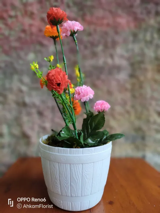 Bunga hias pajangan di meja rumah, kantor dan sekolah. sangat indah dan ...