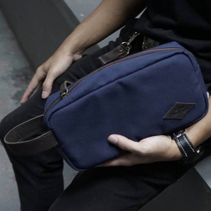 Tas Tangan Handbag EASTMOVIN Rakia Pouch Cowok Biru Navy Bahan Kanvas ...
