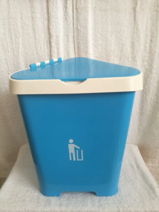 LA-66/ Triangle Dustbin w/ Swing Cover/size 31*20*37cm | Lazada PH
