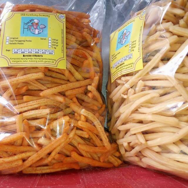 Makanan ringan Snack cemilan kripik stik kentang rasa bawang original ...