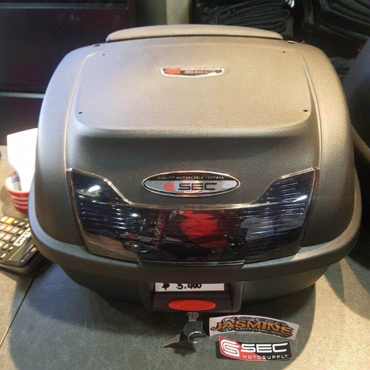Sec 42L topbox with soft back rest Original sec brand 42L capacity With ...