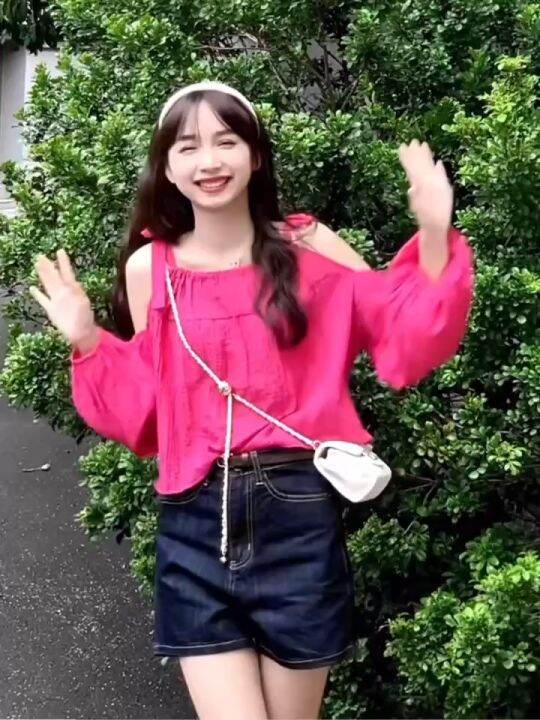 JH-lucky เสื้อเปิดไหล่น่ารัก สไตล์เกาหลี ผ้าพริ้วระบายอากาศดี สายผูกเองข้างเดียว เสื้อแขนยาว ...