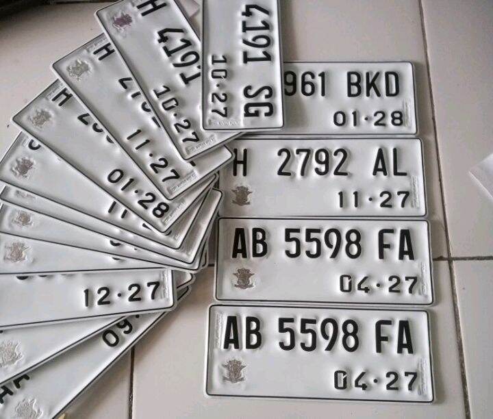 plat nomor standar polisi tebel 0.8 mm/plat baru warna hitam dan putih ...