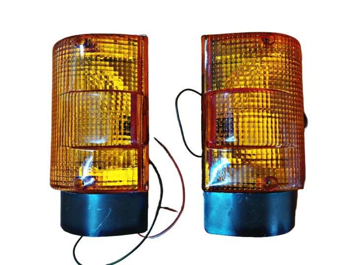 FUSO/MITSUBISHI CANTER Corner/Side Lamp LH/RH Amber. | Lazada PH