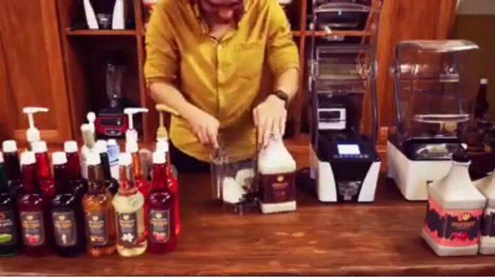BARISTA BROTHERS STRAWBERRY GOURMET COFFEE SAUCE 2 LITERS | Lazada PH