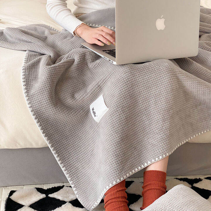 Blankets That Can Be Taken Anywhere ~ Wafleblank Sofa Office Nap Blanket Summer Air Conditioning ...