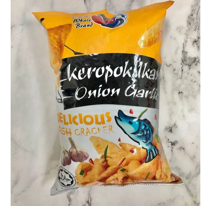 HALAL Whale Brand Onion Garlic Fish Crackers / Keropok Ikan Bawang ...